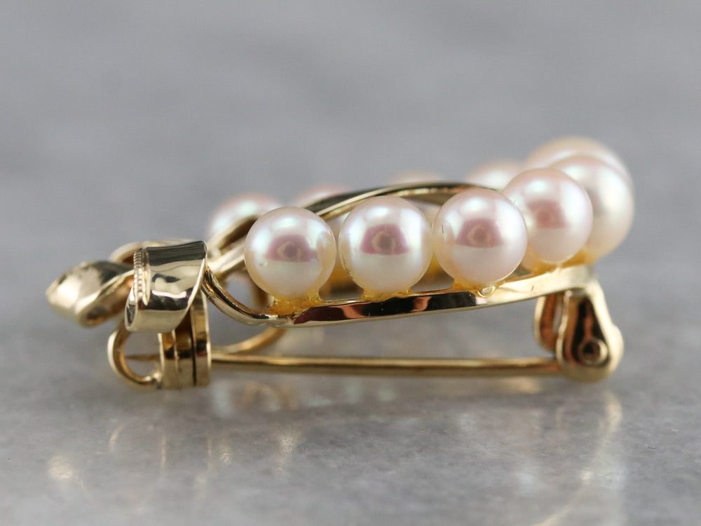 Retro Era Pearl Circle Pin - Market Square Jewelers
