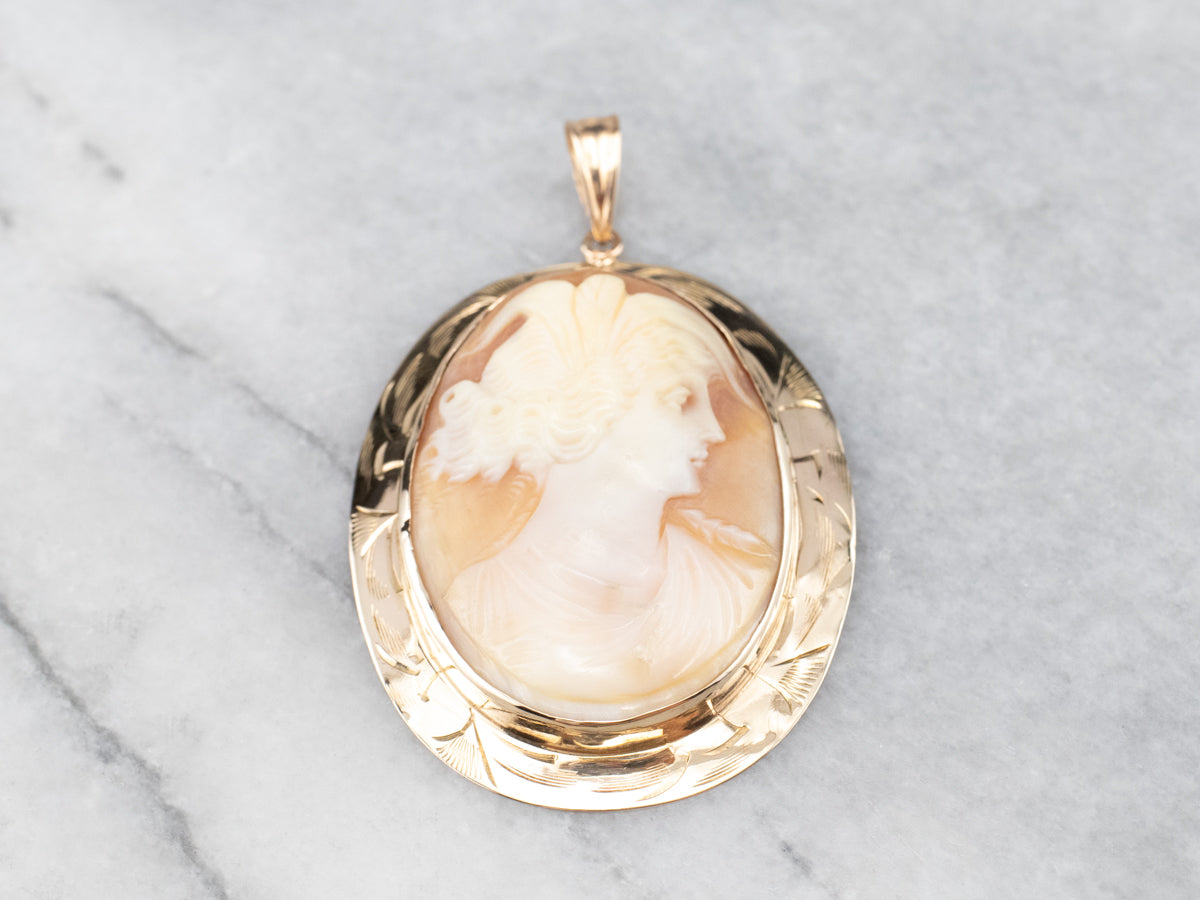 Gold Mid Century Cameo Pedant