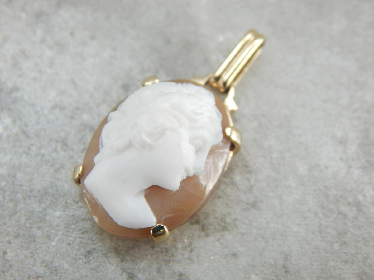 Vintage Oval Shell Cameo Pendant - Market Square Jewelers
